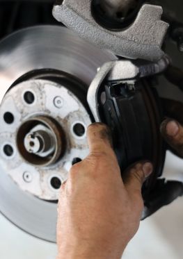 Rubber-to-Metal Bonding Agents | Adhesives manufacturing company